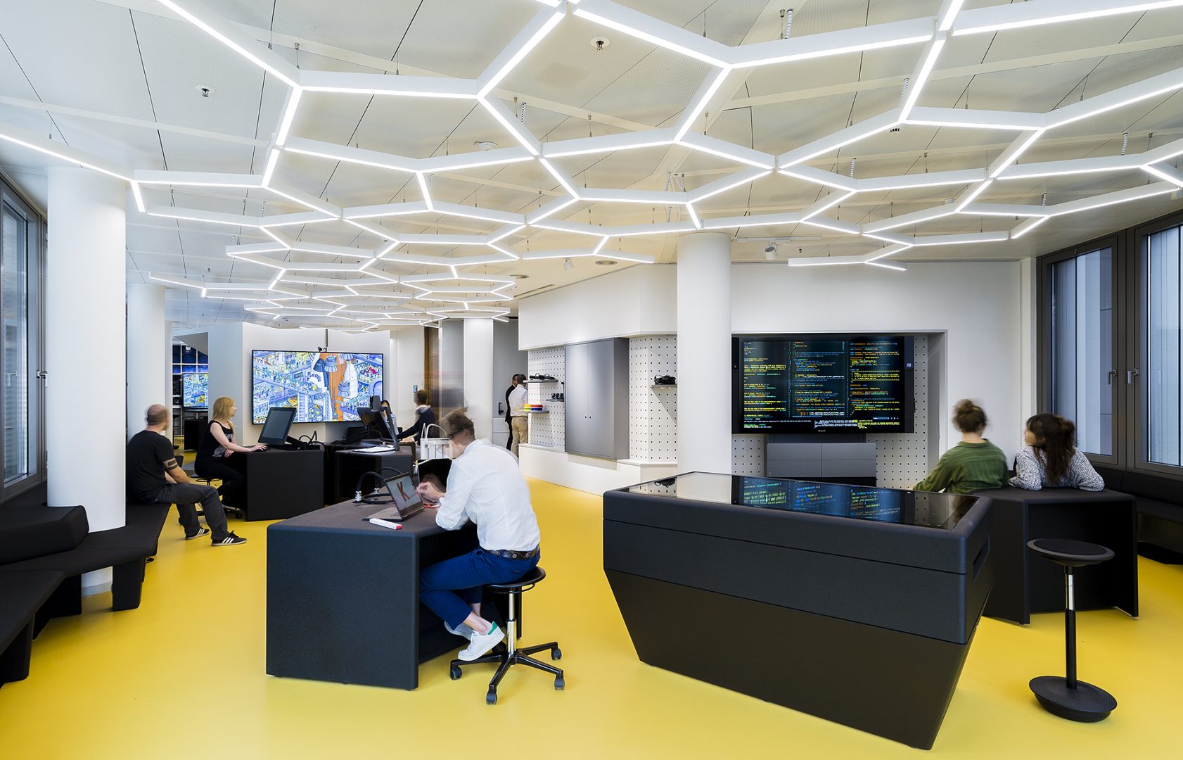 EY Wavespace – Kinzo