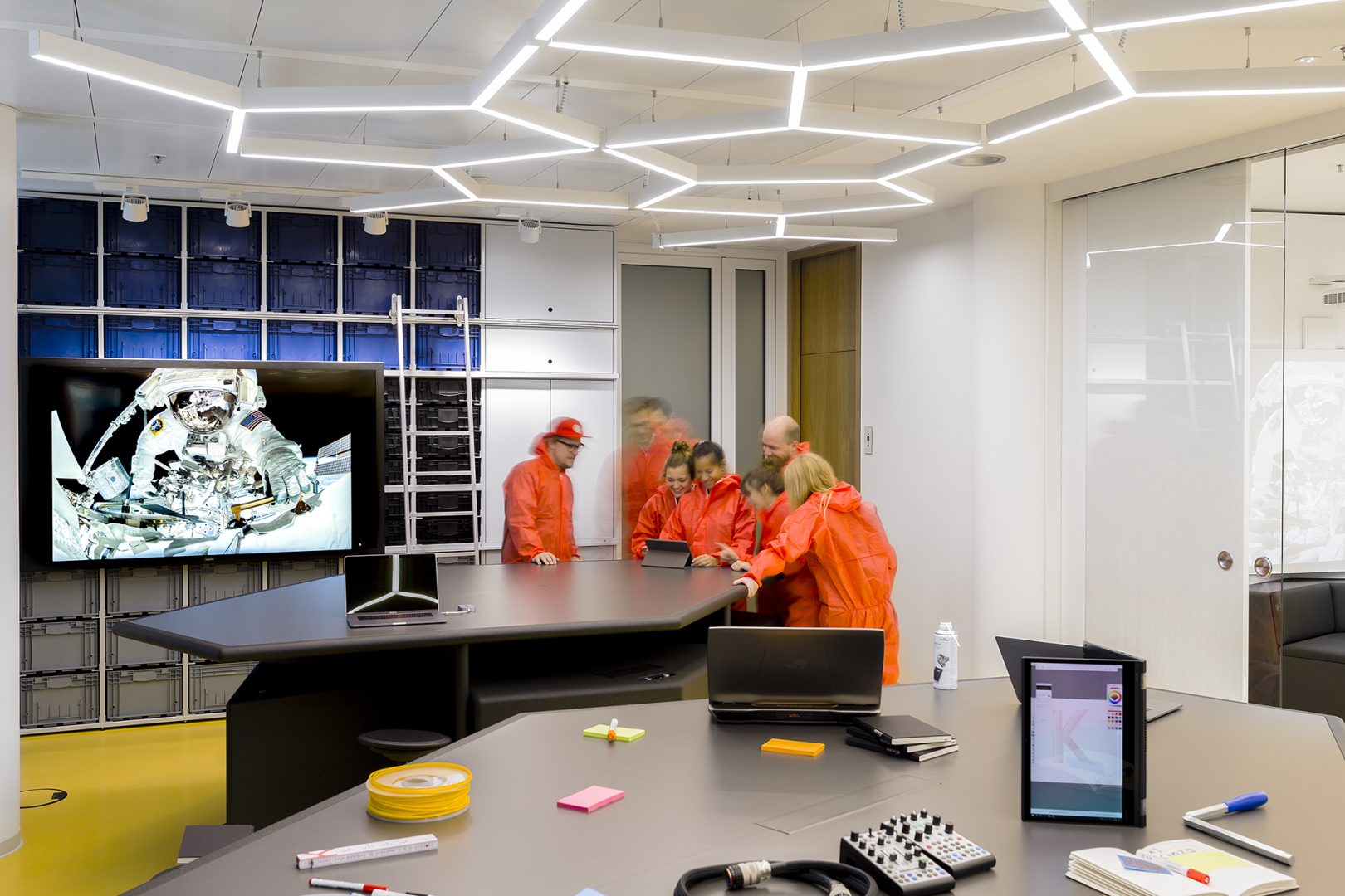 EY Wavespace – Kinzo