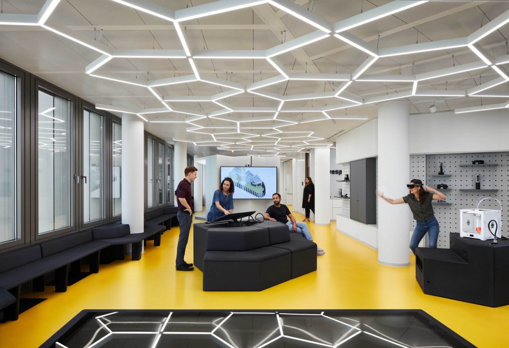 EY Wavespace – Kinzo